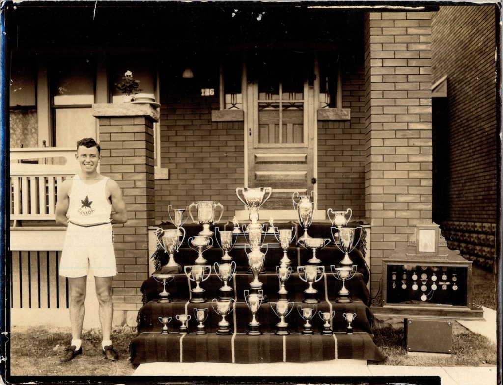 Johnny Miles | Nova Scotia Sport Hall of Fame